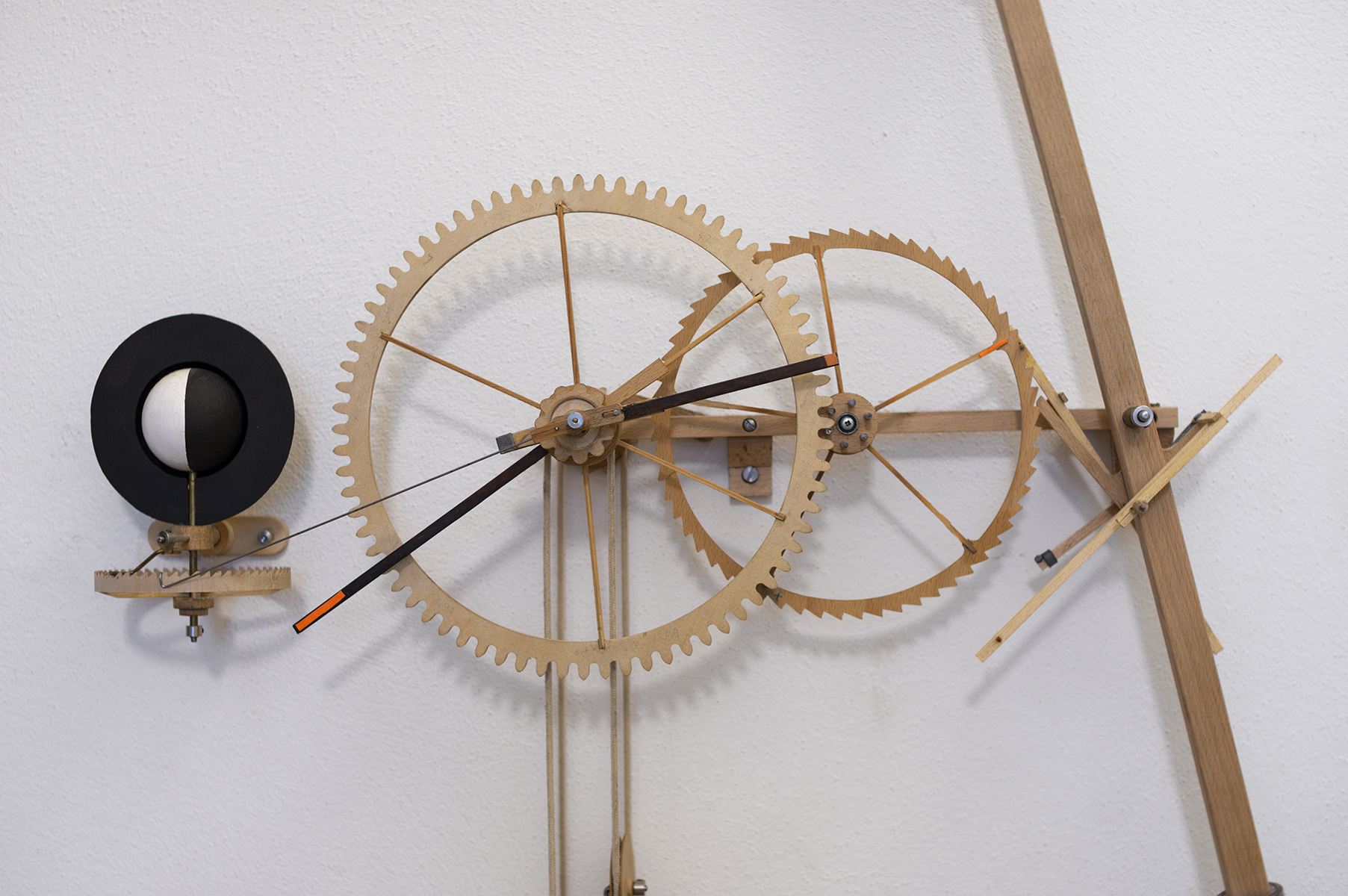 Martin Riches Moon Clock and His Works | 雑誌｜コンフォルト | CONFORT